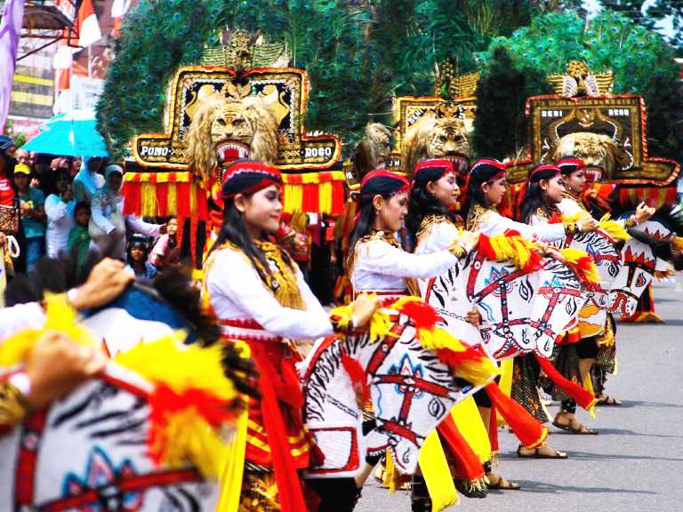 Indonesia History & Culture - Language, Tradition & Festivals ...