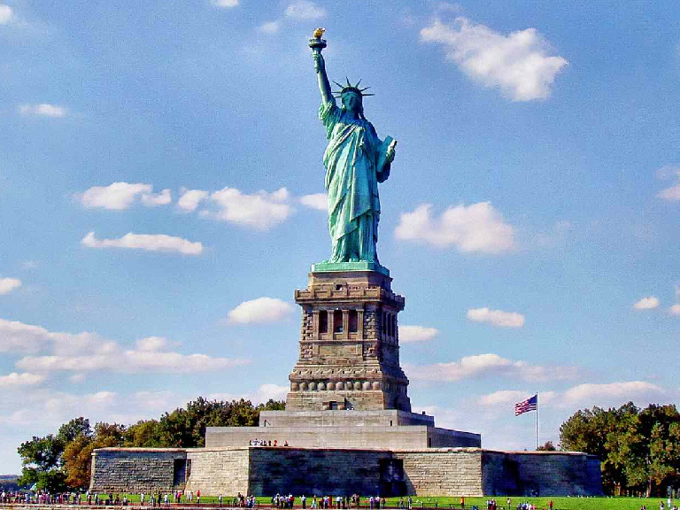 Circle Around Statue of Liberty Tour - USA Travel Guide | Flamingo Travels