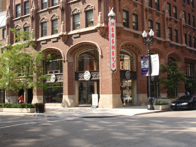 Hershey’s Chicago Candy Store – USA Tourism & Travel Guide