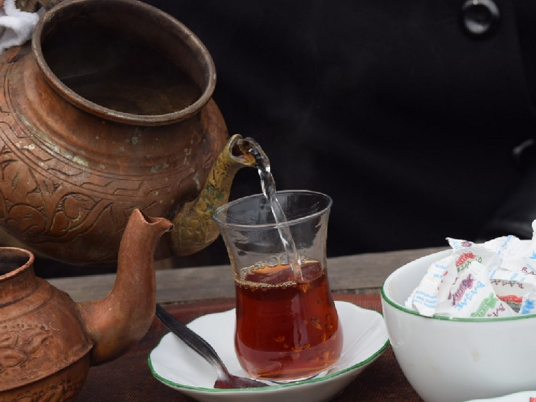 Drink Turkish Tea - Turkey Tourism & Travel Guide | Flamingo Travels