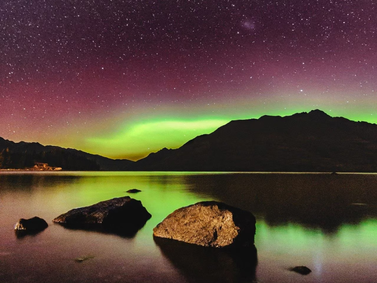 Witness Southern Lights - New Zealand Travel Guide | Flamingo Travels