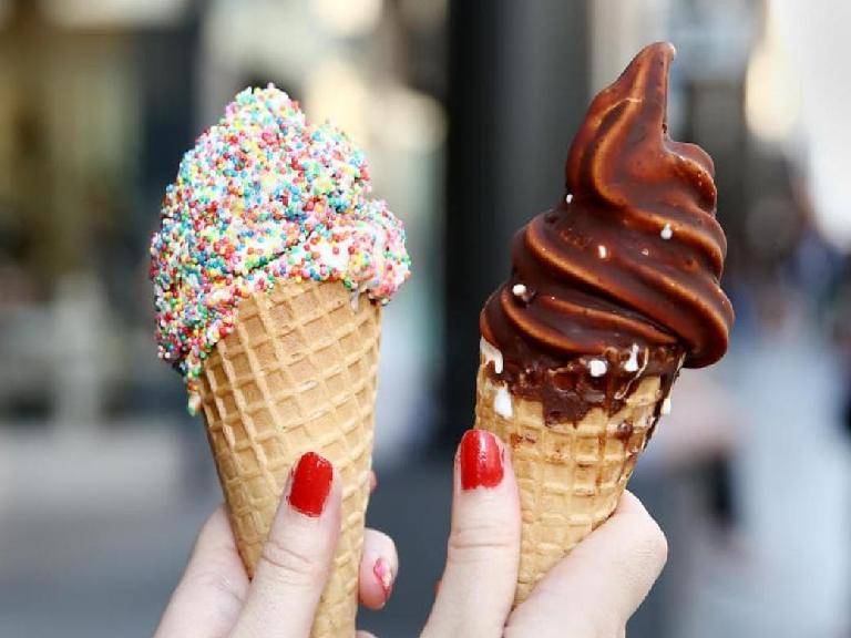 Enjoy Gelato Ice cream - Italy Travel Guide | Flamingo Travels